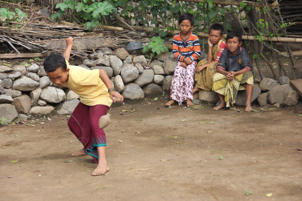 Gasing, Permainan Tradisional Yang Masih Bertahan Hingga Sekarang - Cultura