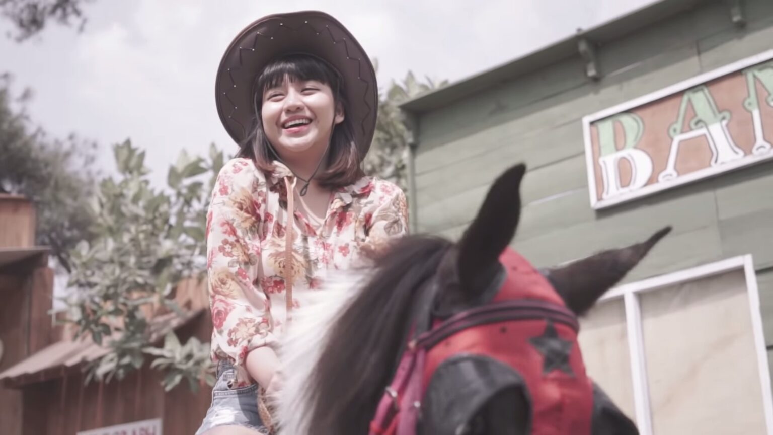 Ghea Indrawari: Rasa Cinta Ini & Keajaiban Review - Cultura