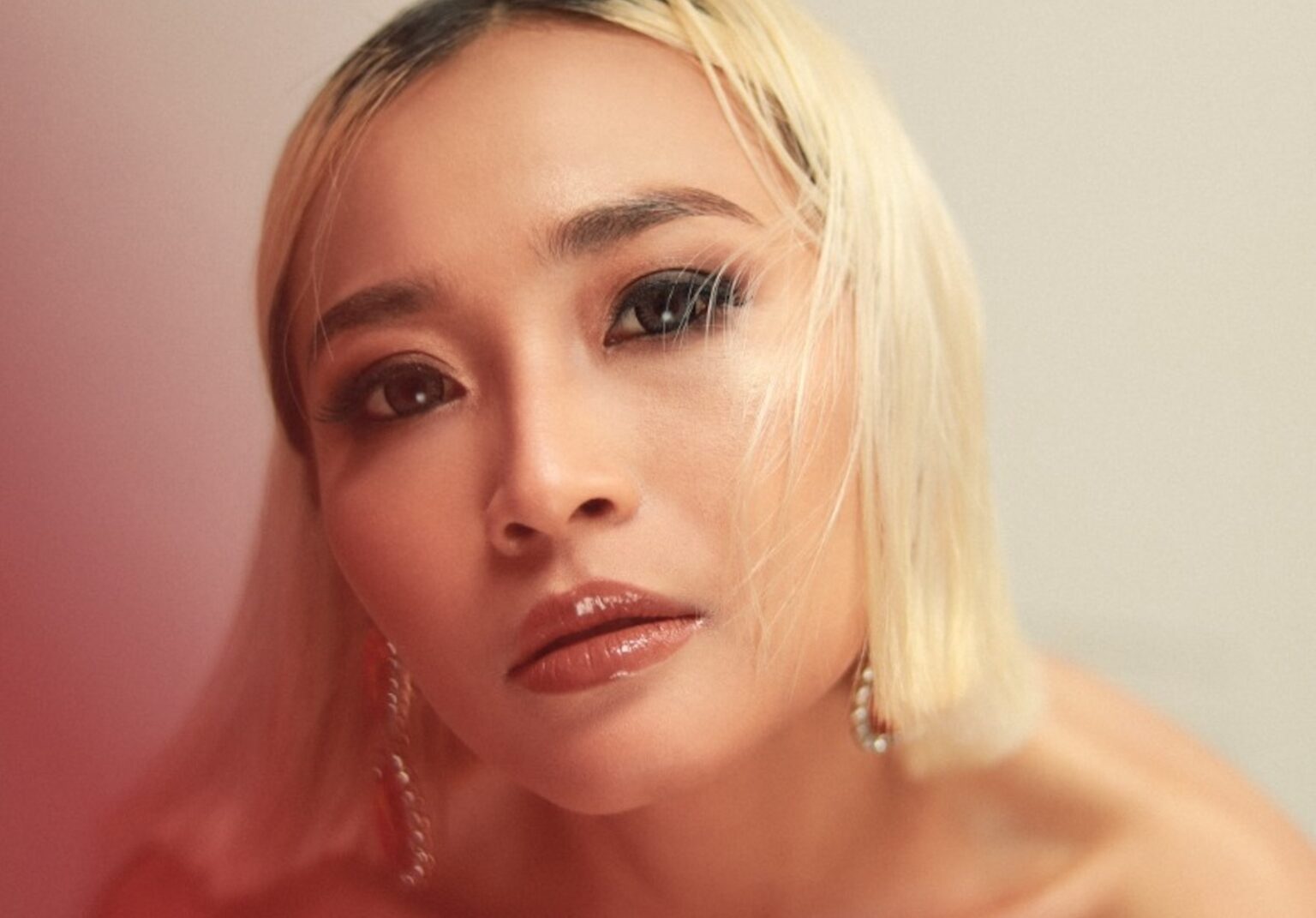 Rinni Wulandari: Keep On Movin’ Single Review - Cultura