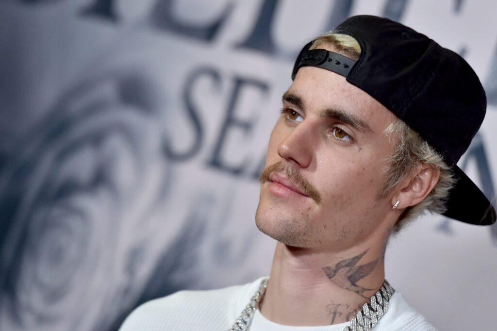 Kolaborasi Justin Bieber dan Chance The Rapper dalam Single 'Holy ...