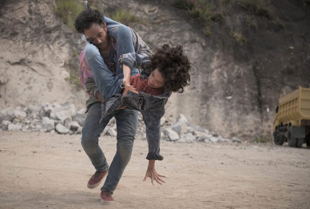 Seperti Dendam, Rindu Harus Dibayar Tuntas Review: Mengenang Damai Diri ...