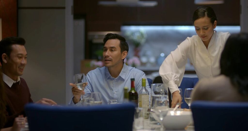 Perfect Strangers Review: Representasi dari Analogi Kehidupan Manusia ...