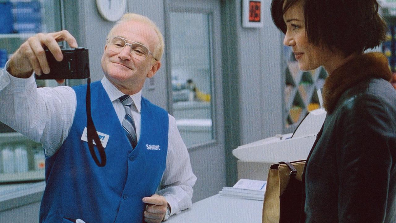 One Hour Photo: Ketika Dedikasi Menjadi Obsesi - Cultura
