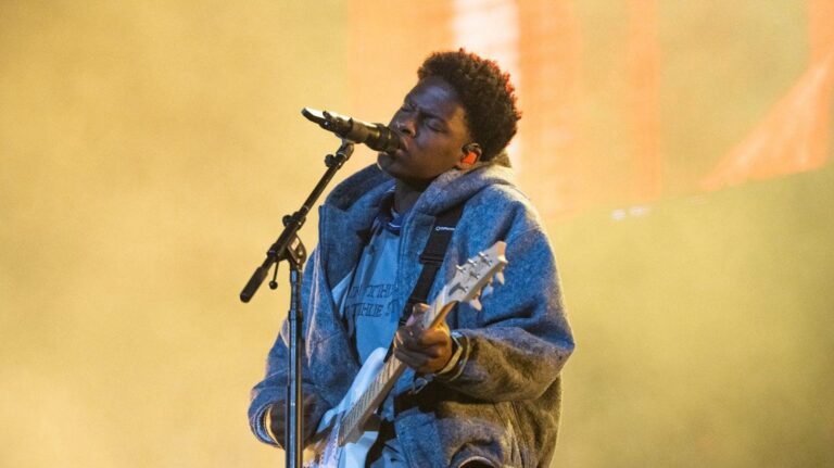 Daniel Caesar: Never Enough Album Review - Cultura